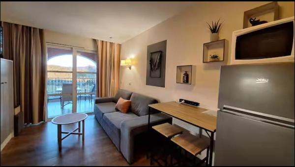 Cap Estérel Studio 4 Pers éQuipé, Belle Vue Golf, Centre Village Pierre & Vacances , Parking Inclu Et 5 Piscines Accès Gratuit, Clim, Wifi, Tv, Lave-vaisselle Et Lave-linge,four, Plancha - Agay Plage
