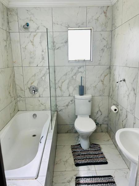 Kwamapulaneng Guest House - Sun City