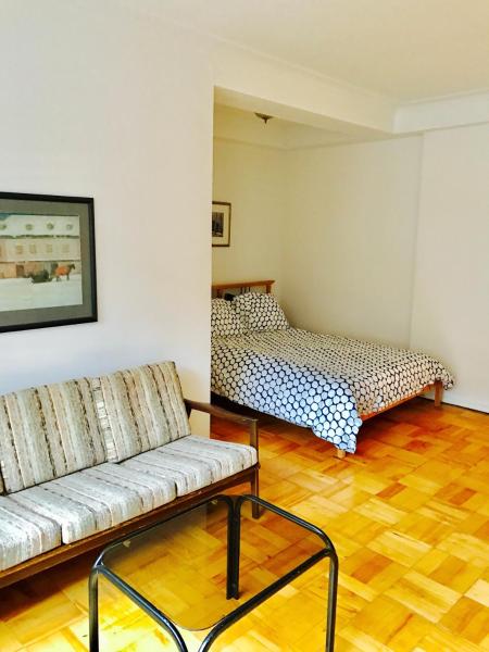 Stylish Montreal Apartment Comfortable Stay In The Golden Square Mile - Montreal