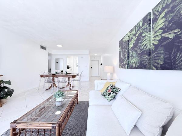 Le Cartier Sunny Isles Ocean Paradise - North Miami, FL