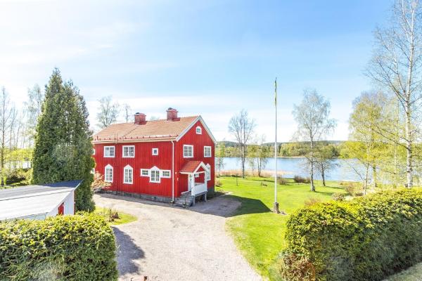 Central Lakefront Retreat - Hagfors