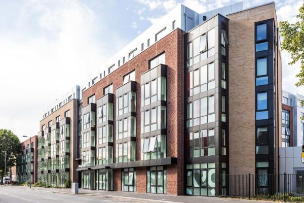 Student Only Arbury Court In Kingston - 트위크넘