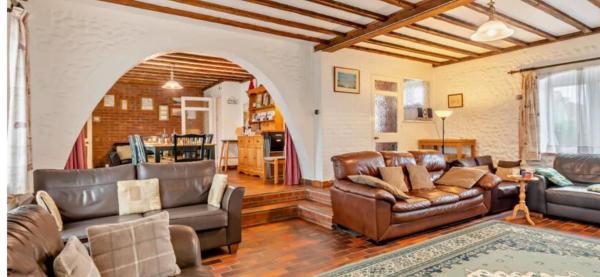 Hoxne House Weybourne,n Coast Sleeps 14 5 Bedroom 5car Parking,encl Garden, Less For Weeks Ask - Sheringham
