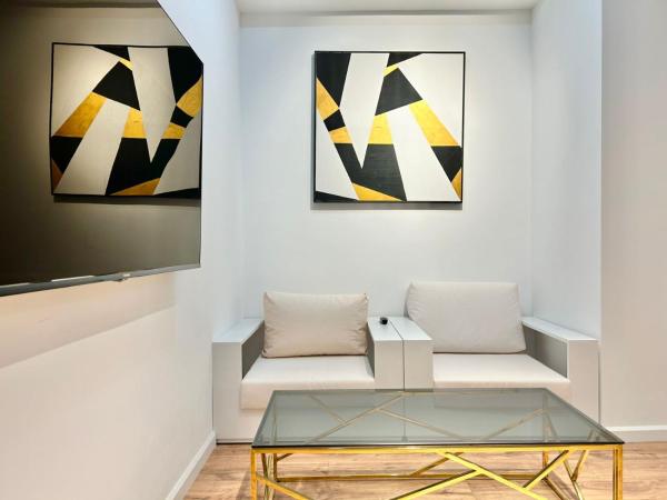 City Center - Next To Holiday Inn -2br Apartment - Tbilisi