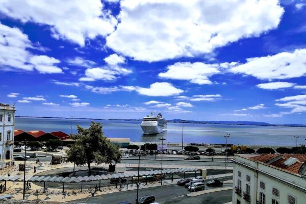 Very Sunny Apartment With Large Balcony 3rd Floor - Barreiro