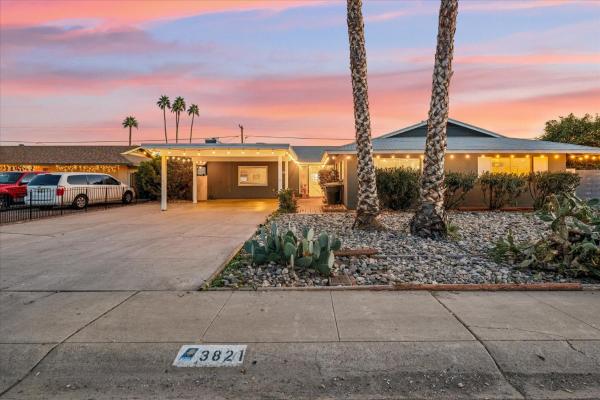 Vacation House! 6br, Free Heated Pool, Arcade & Hot Tub - Phoenix, AZ