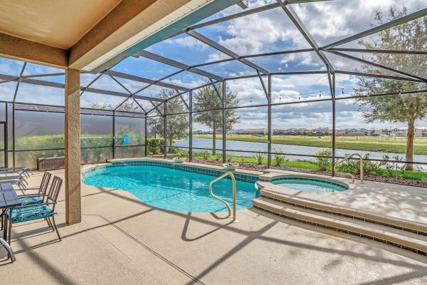 Amazing Home 5bd, 5ba, South Facing Pool And Hot Tub - Davenport, FL