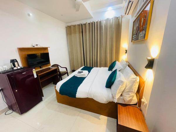 Aura Luxury Studios Near Artemis Hospital Gurugram - Gurugram