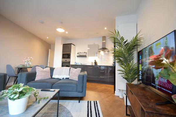 Suite Life - 2-bed 1-bath Top-floor In New Cross - Manchester