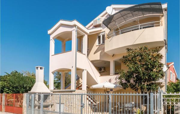 3 Bedroom Gorgeous Apartment In Bibinje - Bibinje