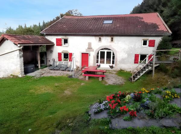 Maison Spacieuse à Arrentès-de-corcieux Avec Jacuzzi - Vogesen