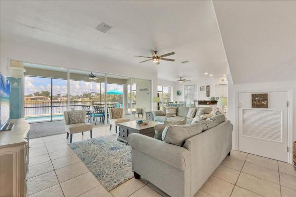 2674 Lake View - Port Charlotte, FL