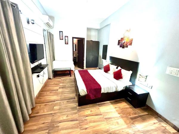 Diamond Palace - Vrindavan