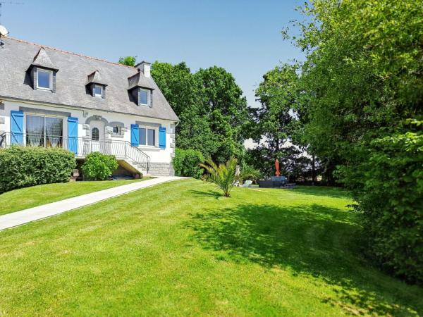 Maison Spacieuse Et Conviviale à Saint-alban Avec Jardin - Plurien
