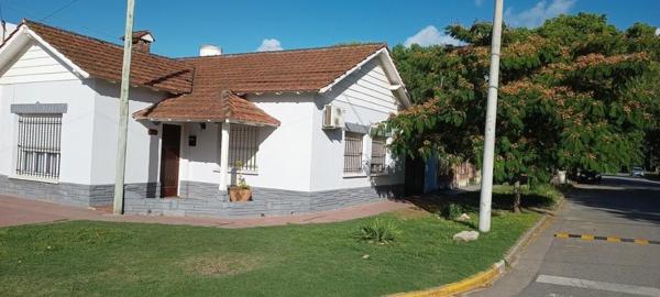 Casa Familiar En Miramar - Miramar