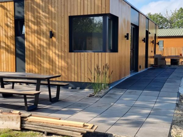 "Chalet Zanna" Privéaccomodatie Op Park, Begaafdzorgtse - Netherlands