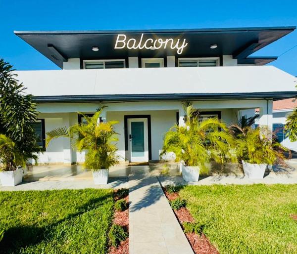 Stylish Escape By Miami International Airport - Hialeah, FL