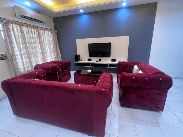S911 4 Room 15 Pax - Johor Bahru