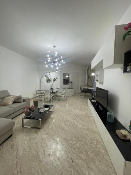 Dama Maria Elena - Roma