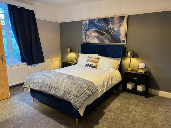 Very Large Central Property - Wolverhampton