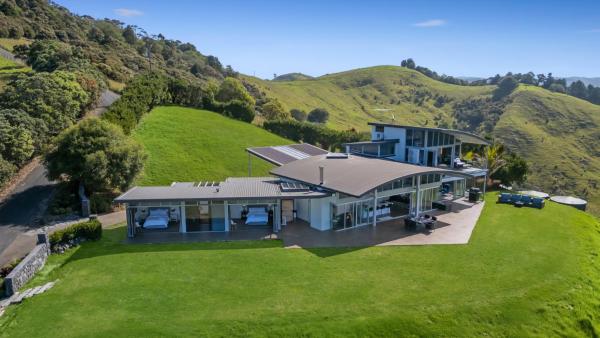 Luxury Hilltop Villa With Breathtaking Views- Perfect For Family Stays & Events - Kaukapakapa