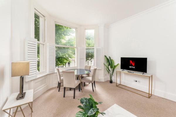 Amazing 2 Bedrooms Oasis, 2 Minutes Walk To Earls Court Station, South Kensington, Chelsea - London