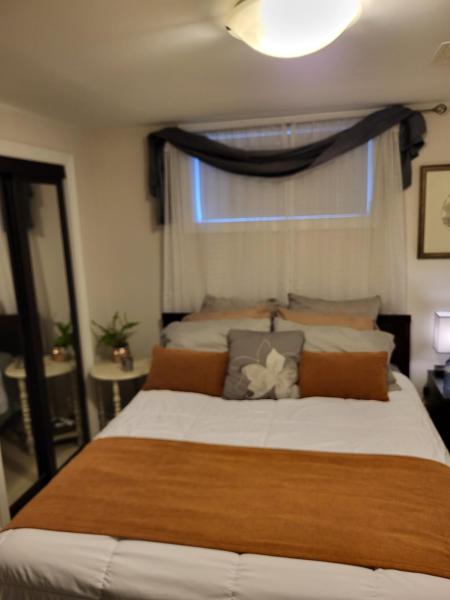 Cozy Suite With Hot Tub & Highspeed Internet - Grimsby