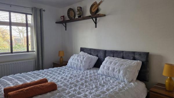 Amani 2-bed Bungalow - Sleeps 4 - Pet Friendly - Durham