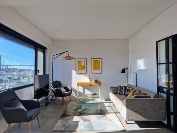 Mbird Riverside 2bd Flat With Garage - Campo de Ourique