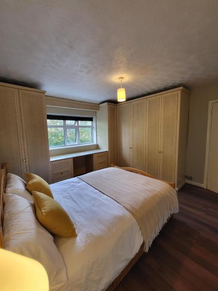 Tile Cross Entire Apartment - Near Airport, Nec & More - Solihull