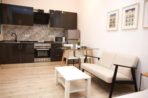Cozy Near The Barcelona Camp Nou Stadium - Aéroport de Barcelona-El Prat (BCN)