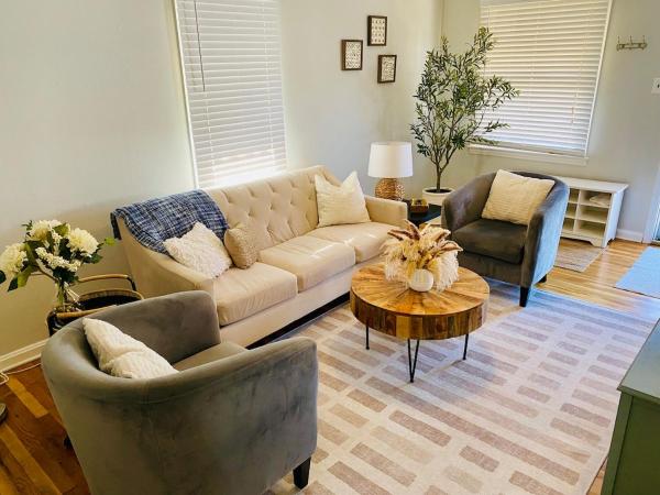 St Louis Family Friendly Gem In Dogtown - Kirkwood, MO