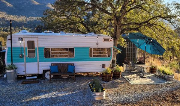 Cozy Farm Stay For Two - Three Rivers, CA