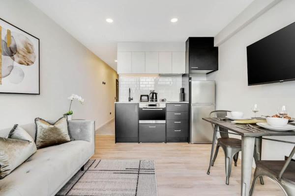 Modern Designed Ac 1b Apt With Pool Gym Sauna In Cbd - Auckland