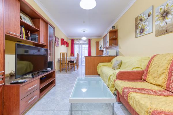 A Colourful 3br Home, With Smart Tv & Balcony By 360 Estates - Malte