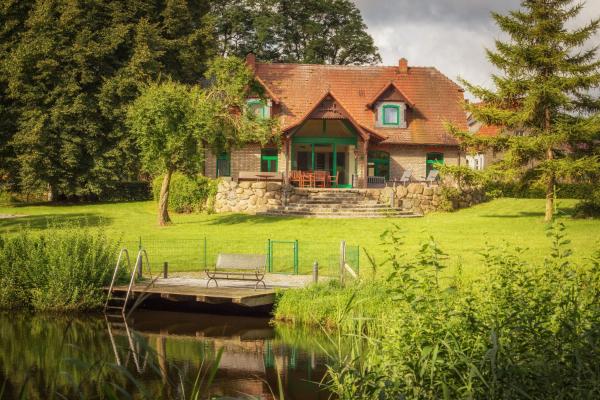 J1 Idyllisches Ferienhaus Mit Seeblick - Mecklenburg-Vorpommern