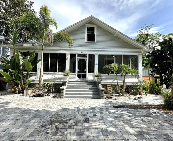 Lemon Street Retreat Renovated 1920 Craftman ,Half Mile Stroll To Historic Dt ,Beaches 3 Mi To Vilano & 5 To St Aug - St. Augustine, FL