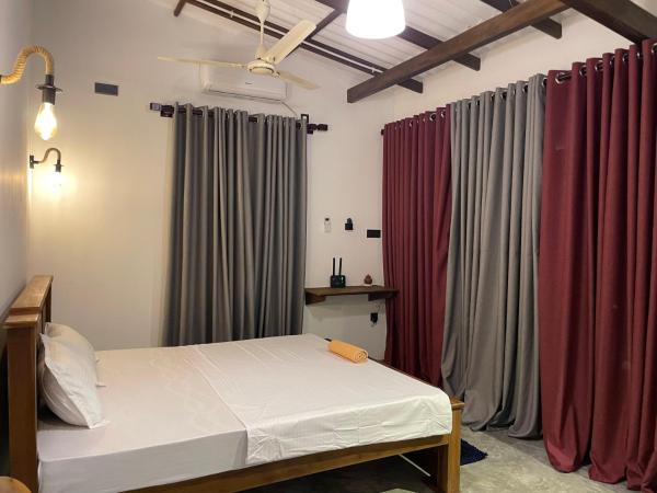 Mandalore Beach Villa - Hikkaduwa