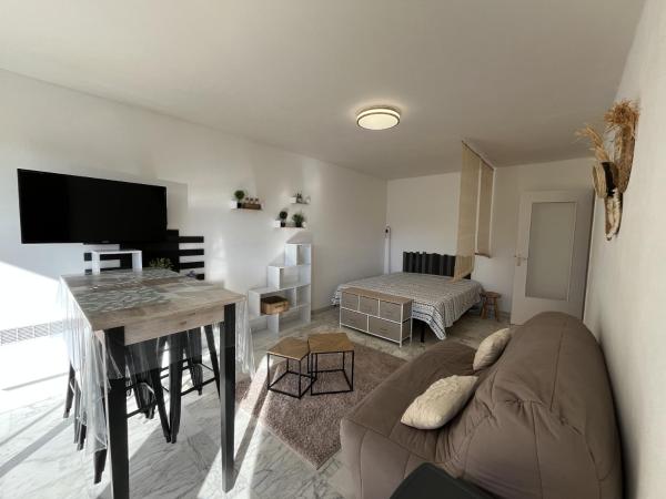 Le Genepy, Studio 30m2, 4 P, Balcon Parking, Clim - Fréjus