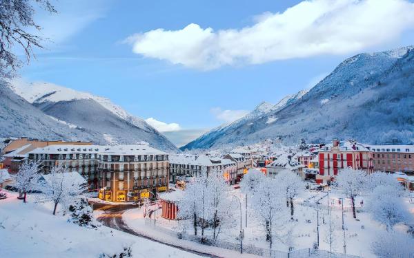 Appartement Charmant à Cauterets, 27 M², Vue Sur La Ville. - Cauterets