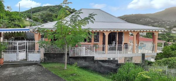 Appartement Douillet Avec Vue Sur Les Montagnes Au Vauclin - Martinique