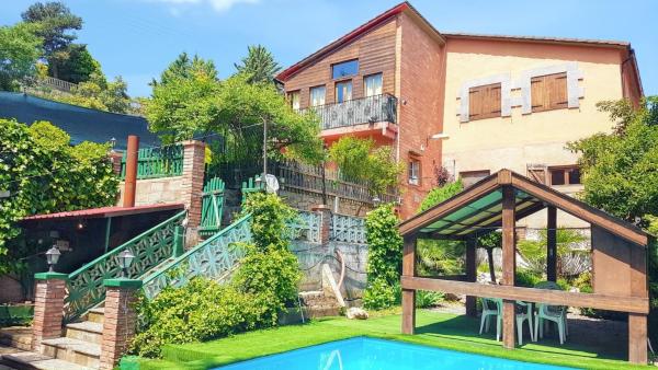 Spacious Villa With Private Pool In La Puebla De Castro - Graus