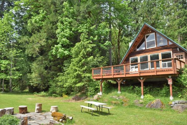 Cowlitz River Cabin - Packwood, WA