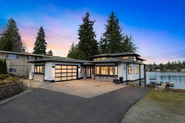 4br 4ba Modern Lakefront Lodge - Des Moines, WA