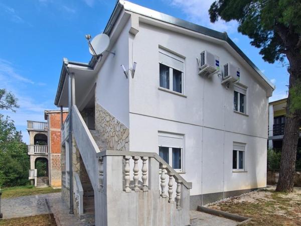 Apartment Seline/paklenica Riviera 35778 - Starigrad