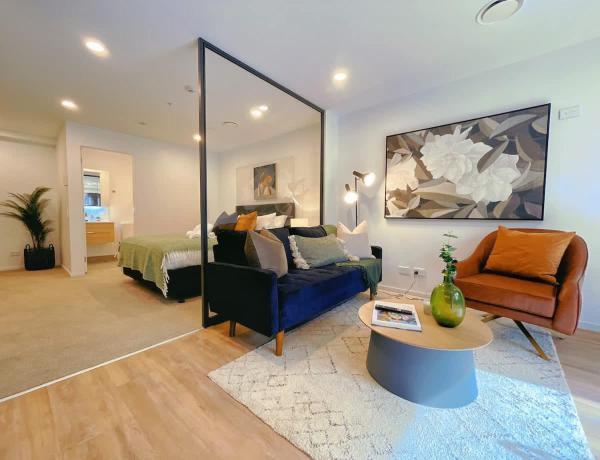 Tree-lined Parkside Holiday Studio With Pool & Gym - Auckland