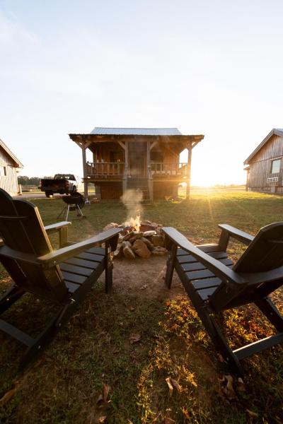 Peaceful Cabin Near Waterfalls Fire Pit & Creek Cabin 1 - Smithville, TN