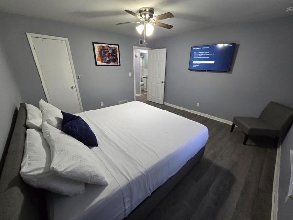 2 King Beds Near Airport - The Silver Hideaway - Riverdale, GA