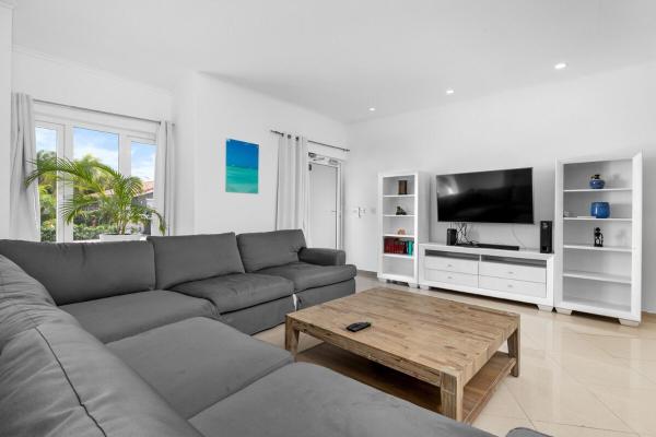 Villa Noah Your Luxurious 4br Retreat By Bocobay - 荷屬阿魯巴