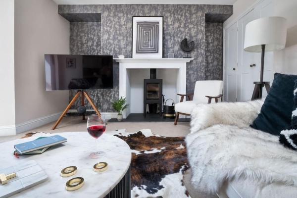 Rosemount X3 Bed Townehouse With Hot Tub & Parking, Central Windermere - Windermere